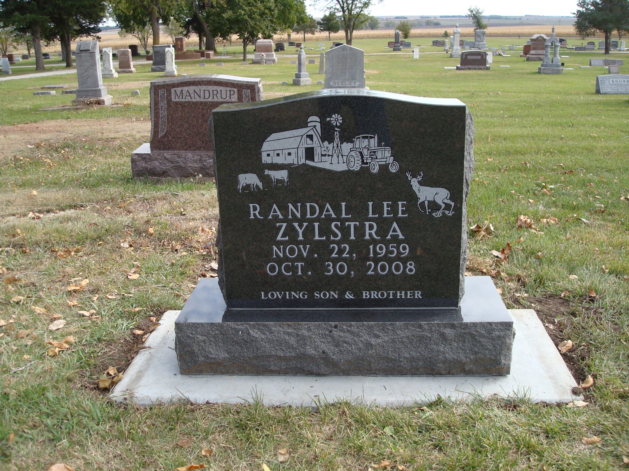 Zylstra Single Unit - Shafer Memorials